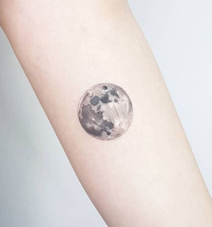 20 Meaningful and Beautiful Moon Tattoo Ideas [Updated]