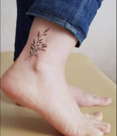 40+ Awesome Foot Tattoos Ideas and Designs for Women