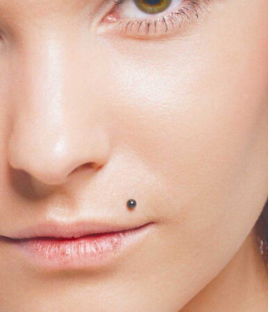 The Ultimate Guide to Vertical Labret Piercing